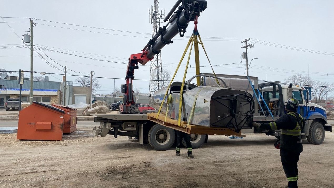 Tec Voc High School receives RV6 Aircraft