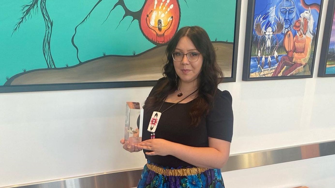 Niji Mahkwa teacher honoured with Innovative Indigenous Educator Award